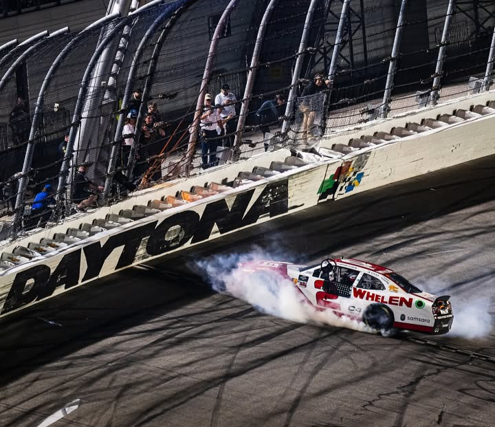 DUAL AUTOGRAPHED Jesse Love 2025 Daytona Raced Win 1:24 Die-Cast *PRE ...